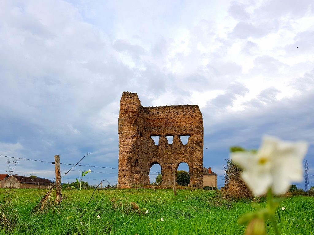 Autun : temple de Janus - Images